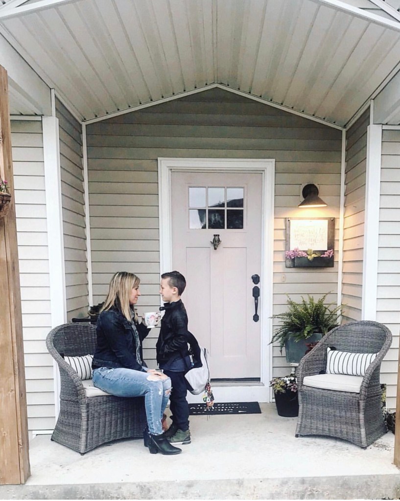 Meet the Home Girls! Fall Home Tour – the dotted bow