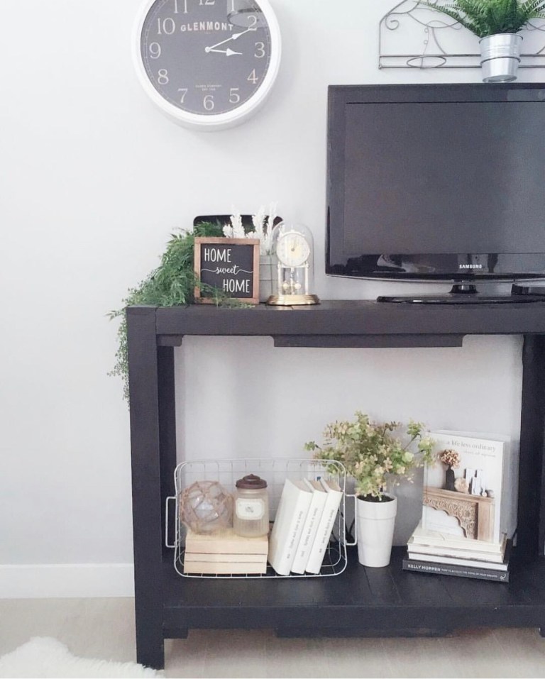 Meet the Home Girls! Fall Home Tour – the dotted bow