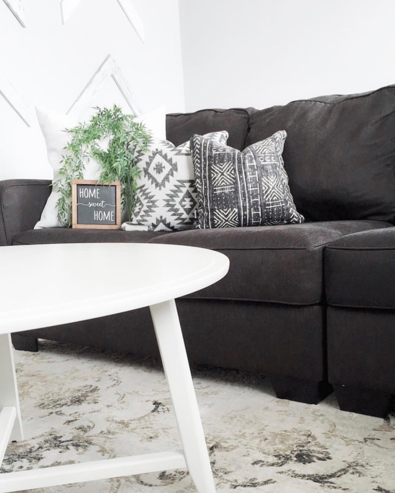 Meet the Home Girls! Fall Home Tour – the dotted bow