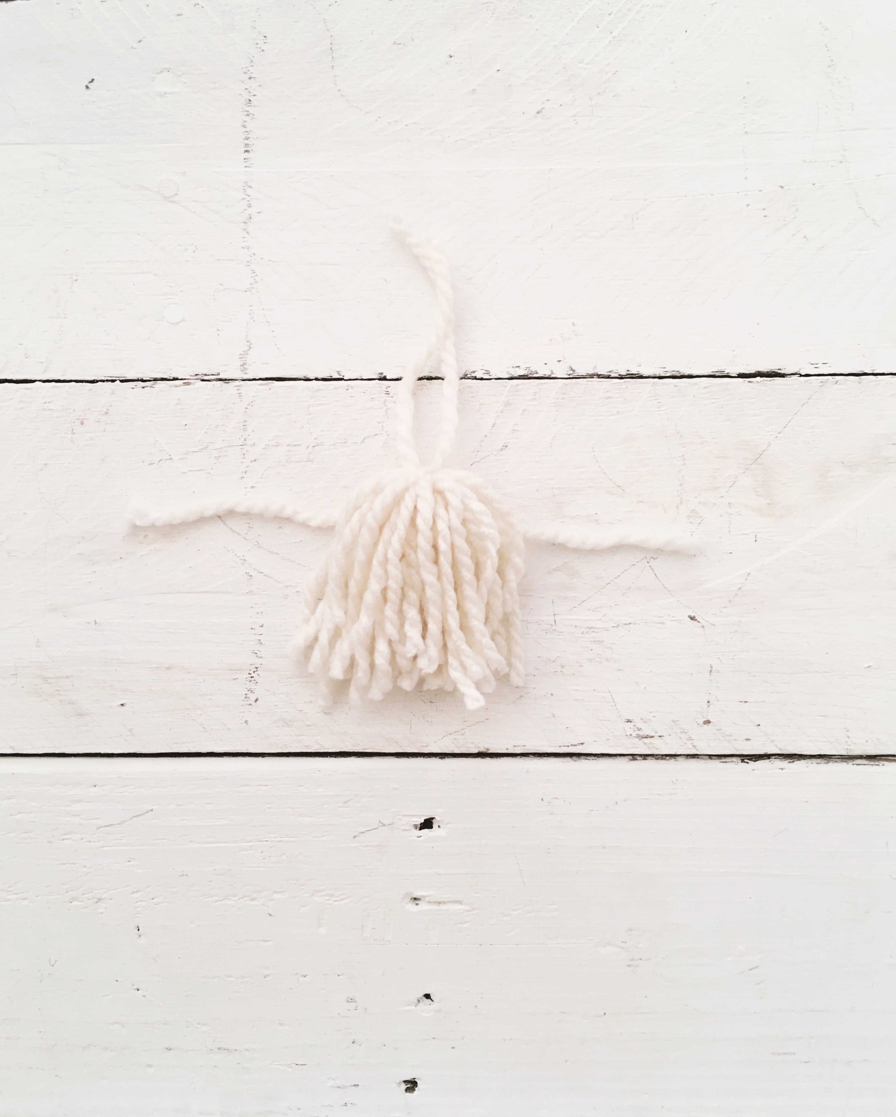 DIY Yarn Tassel Tree – the dotted bow