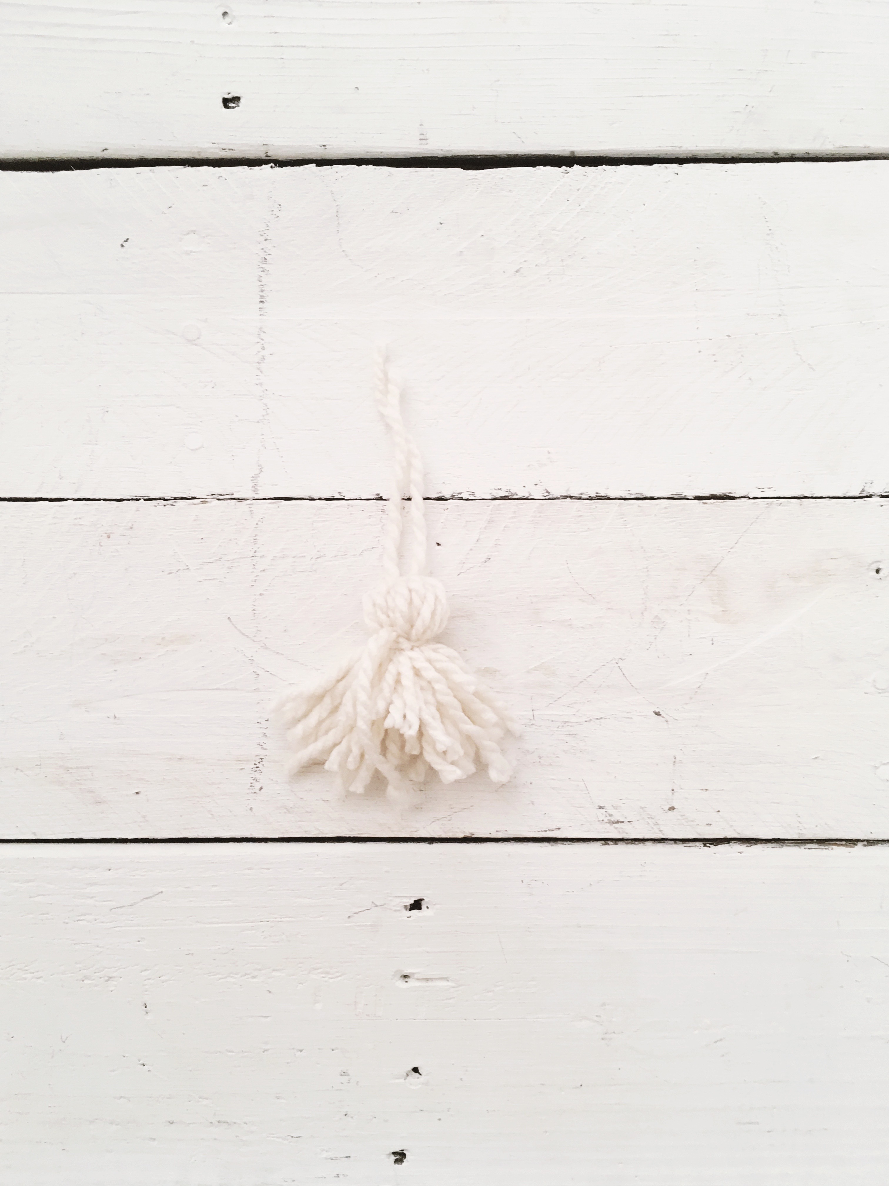 DIY Yarn Tassel Tree – the dotted bow