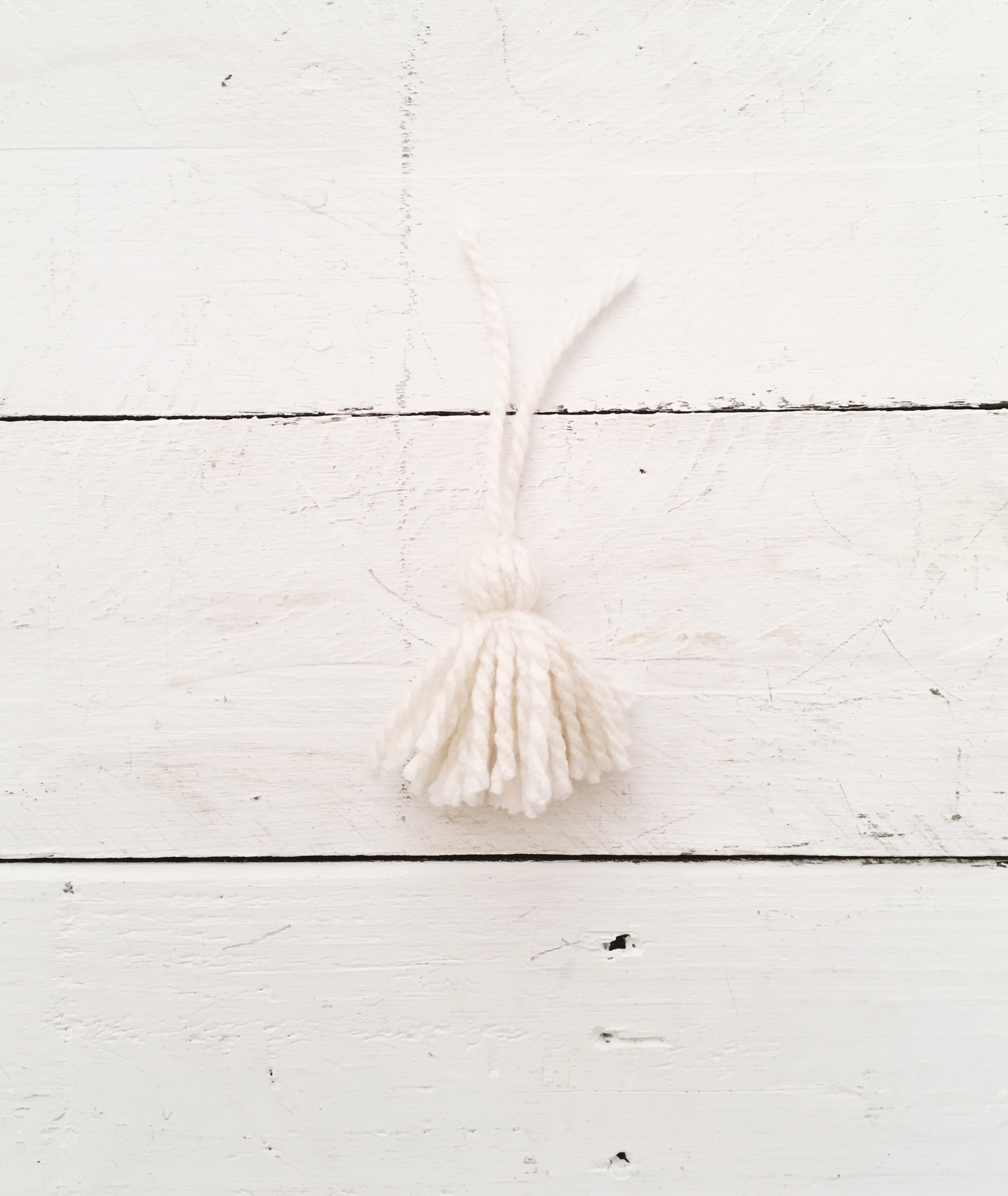 DIY Yarn Tassel Tree – the dotted bow