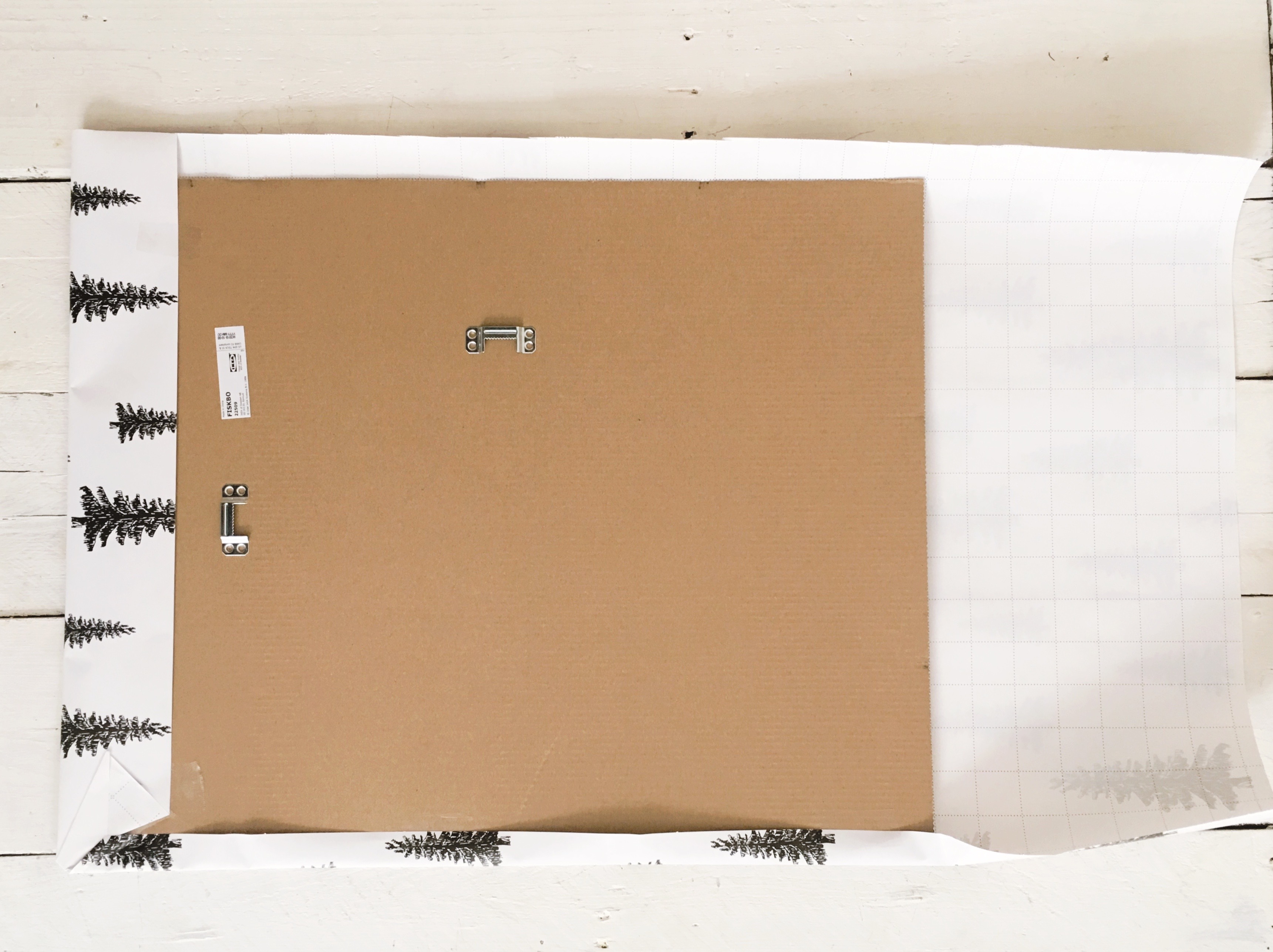 DIY Winter Wall Art – the dotted bow